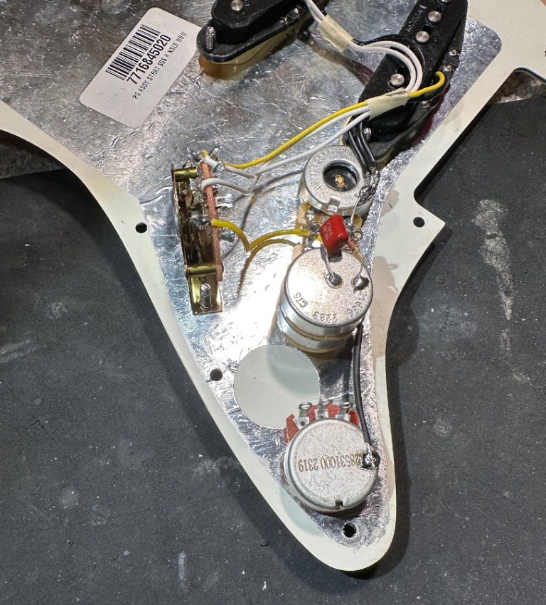 Fender Stratocaster Mid Circuit Booster Kit Installation / Fitting